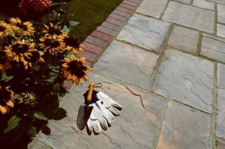 Thakeham Flagstone Riven Edge Paving - Kebur Garden Materials