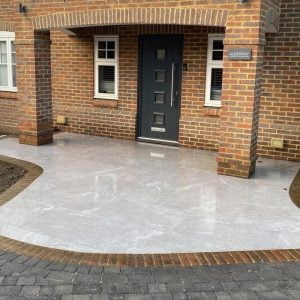 Kebur Contempo Munro Ice Porcelain - Kebur Garden Materials