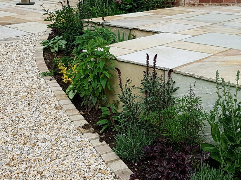 Seven ways to use decorative aggregates - Kebur Garden Materials