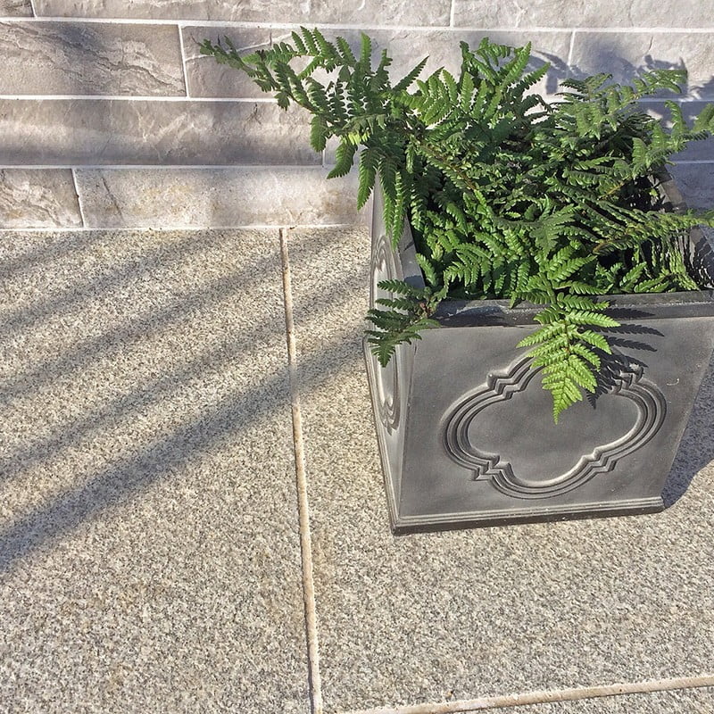 Kebur Contempo Natural Granite Light Grey 900 x 600mm Paving - Kebur ...